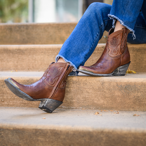 Kemo Sabe: High-End Western Wear, Hats, Boots