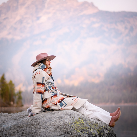 ROSEWOOD CHIEF JOSEPH CLASSIC ROBE