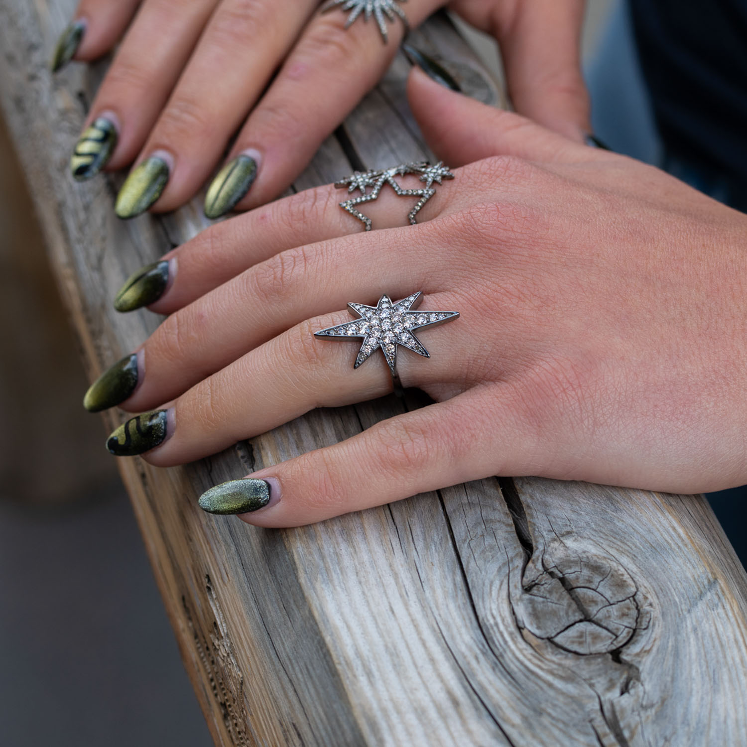 EIGHT POINT STAR RING